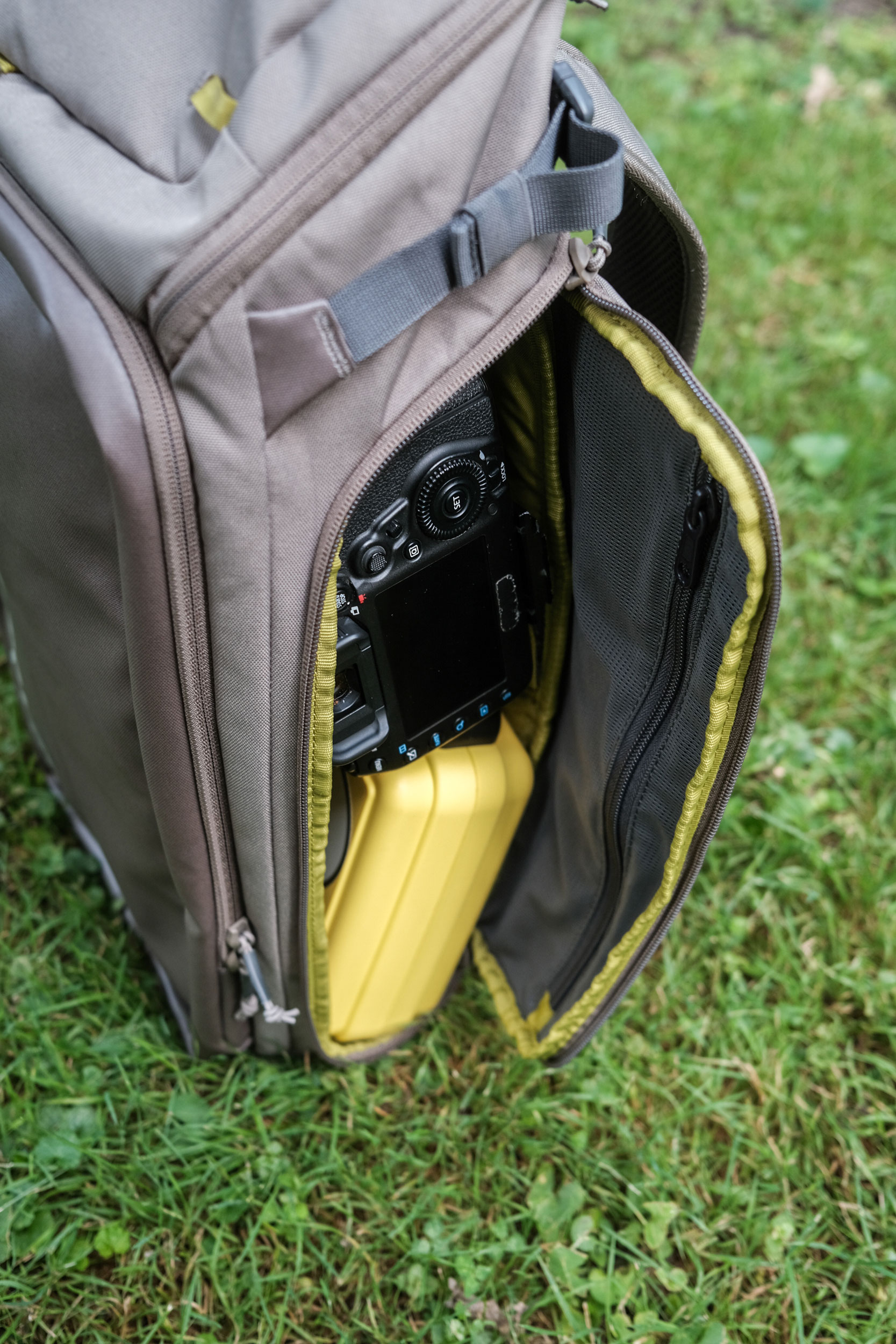 First Impression: Orvis Bug-Out Backpack – CARF OUTDOORS